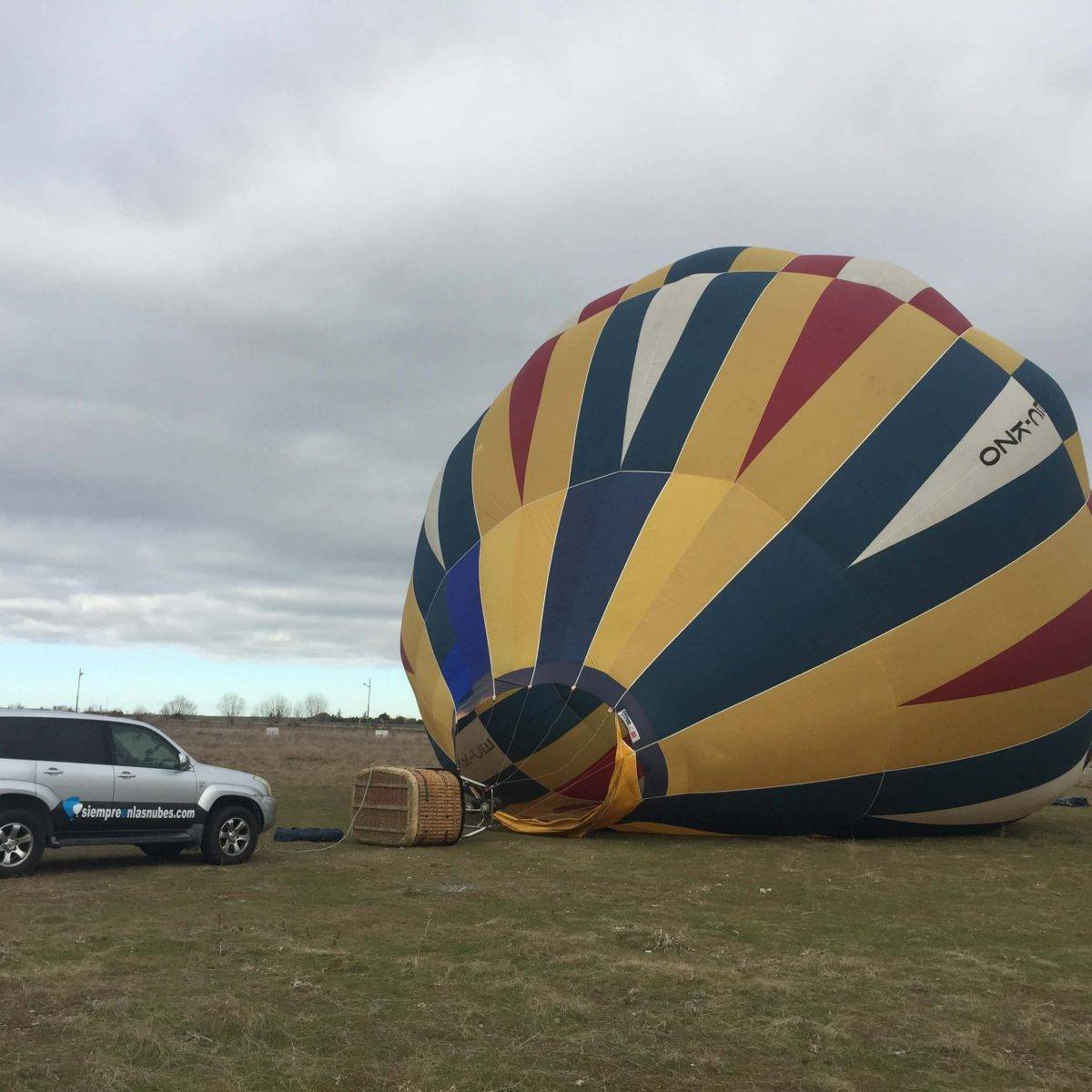La magia de los globos aerostáticos templos de tela y viento